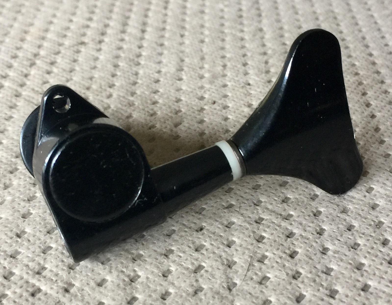 Fender machine heads for sale > guitarandbassparts.com