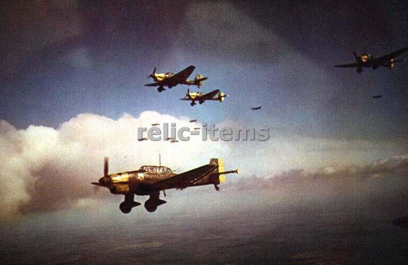 WW2 PICTURE PHOTO GERMAN LUFTWAFFE JUNKERS JU-87 DROP BOMBS 6412 | eBay