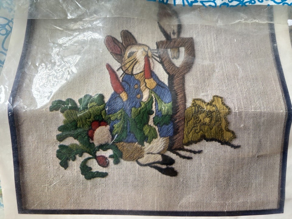 Erica Wilson Exclusive Design 1971 y Peter Rabbit Crewel Kit 7221 ...