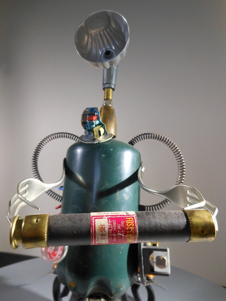 Retro-Futur Robot Sculpture Upcycled Metal Scrap Folk Art Handmade (R-3 ...