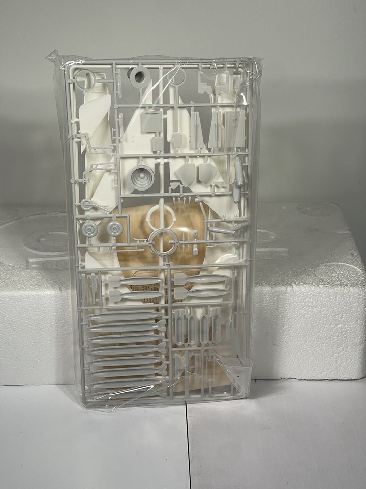 Kovozavody Prostejov KP Suchoj Su-7 BKL 1/72 Model Kit Complete sealed ...