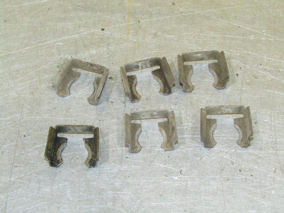 1994-1996 Dodge Dakota 3.9L OEM fuel injector retainer clip set 94 95 ...