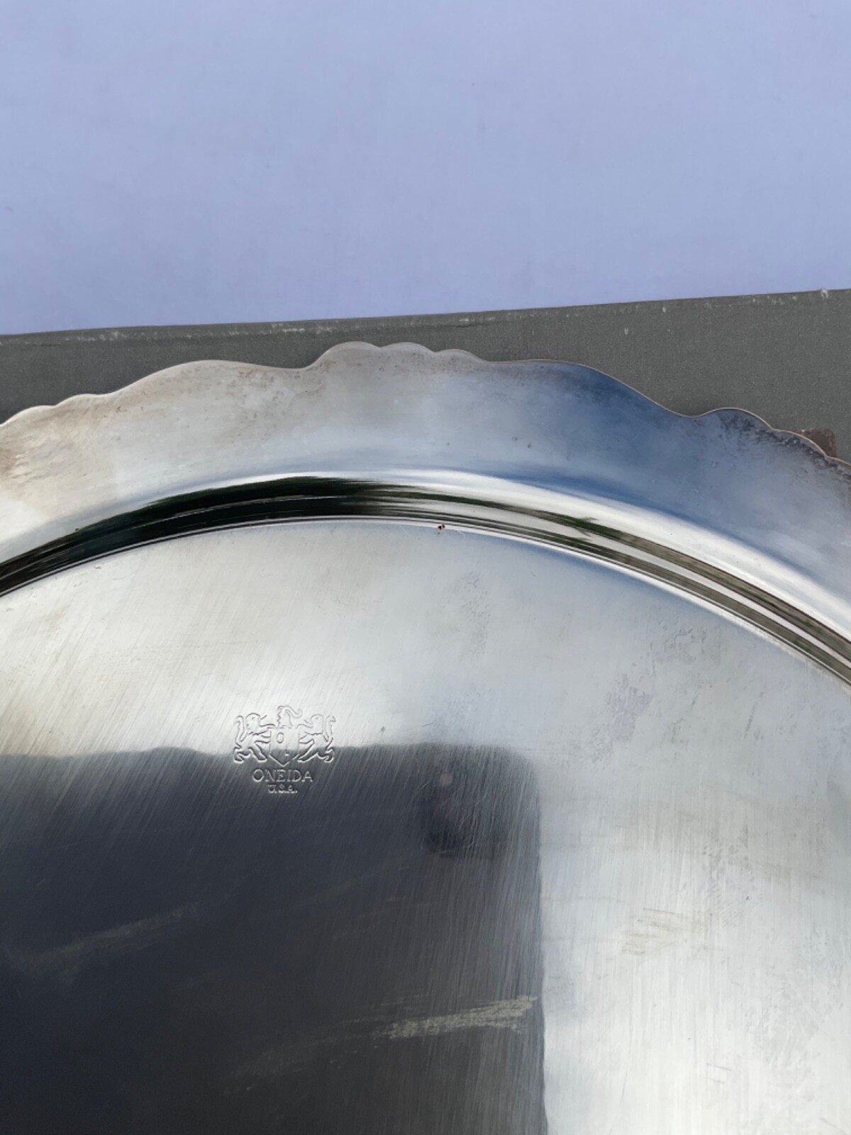 1987 ONEIDA Ltd. Silverplate "GEORGIAN SCROLL" Round Tray 12 1/2" W/box ...