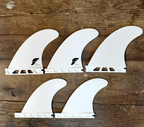 FUTURES THERMOTECH SURFBOARD FINS 5 FIN SET..F6 (3) + 4"(2) REAR FINS ...