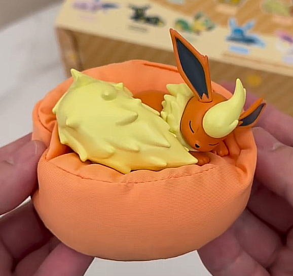Pokemon Figure - Eevee Sleeping Blind Box Fantasy Cute Anime ...