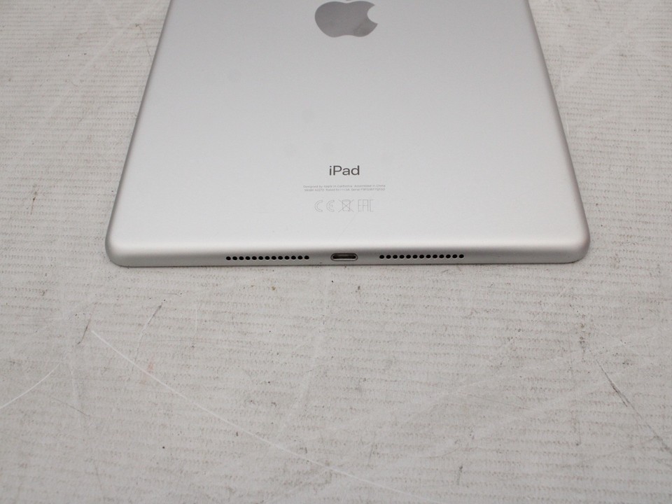 APPLE A2270 iPad 8th Gen 32GB Wi-Fi 10.2" Retina Display Tablet - M31 ...