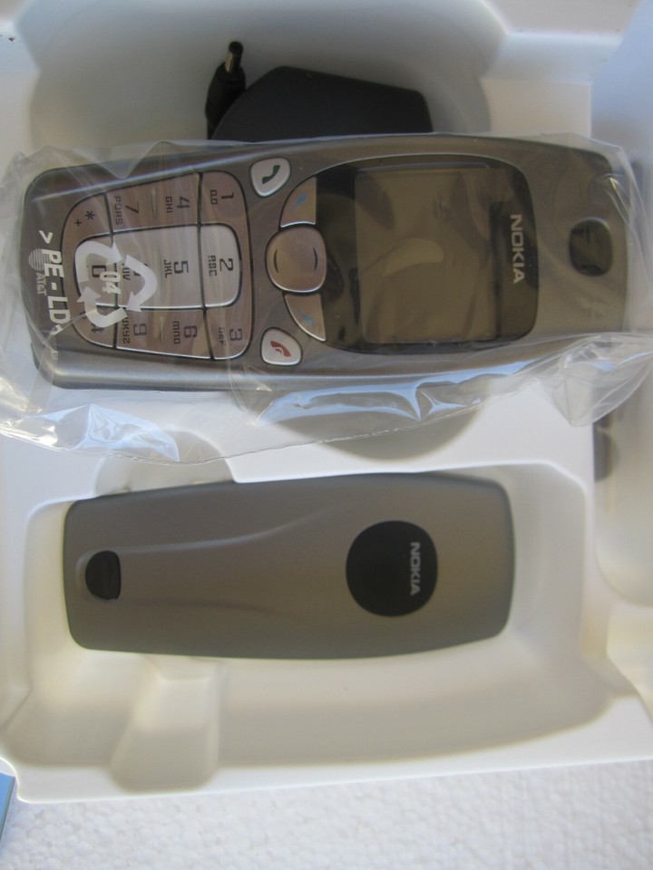 Vintage Nokia 3560 Phone w/Charger Battery & Packaging - For Collectors ...