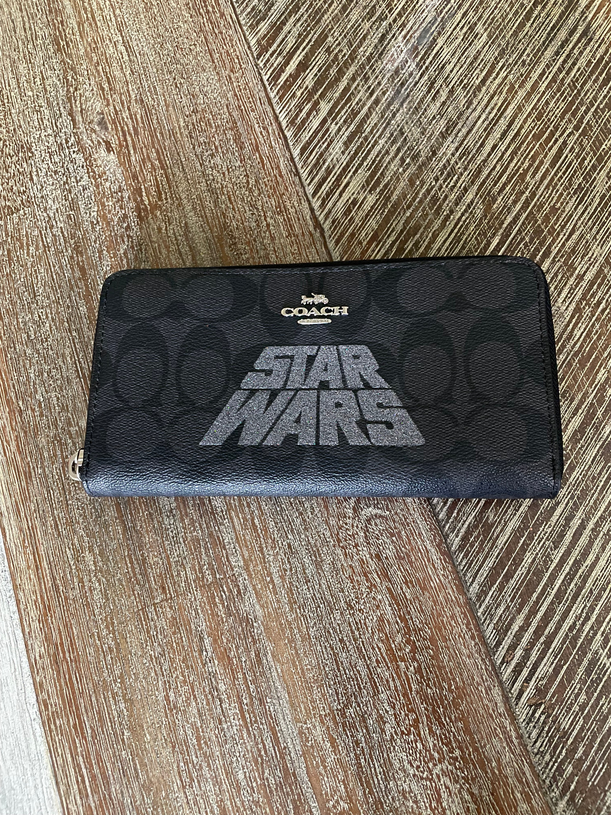 COACH Star Wars Accordion Zip Wallet In Signature Ca… - Gem