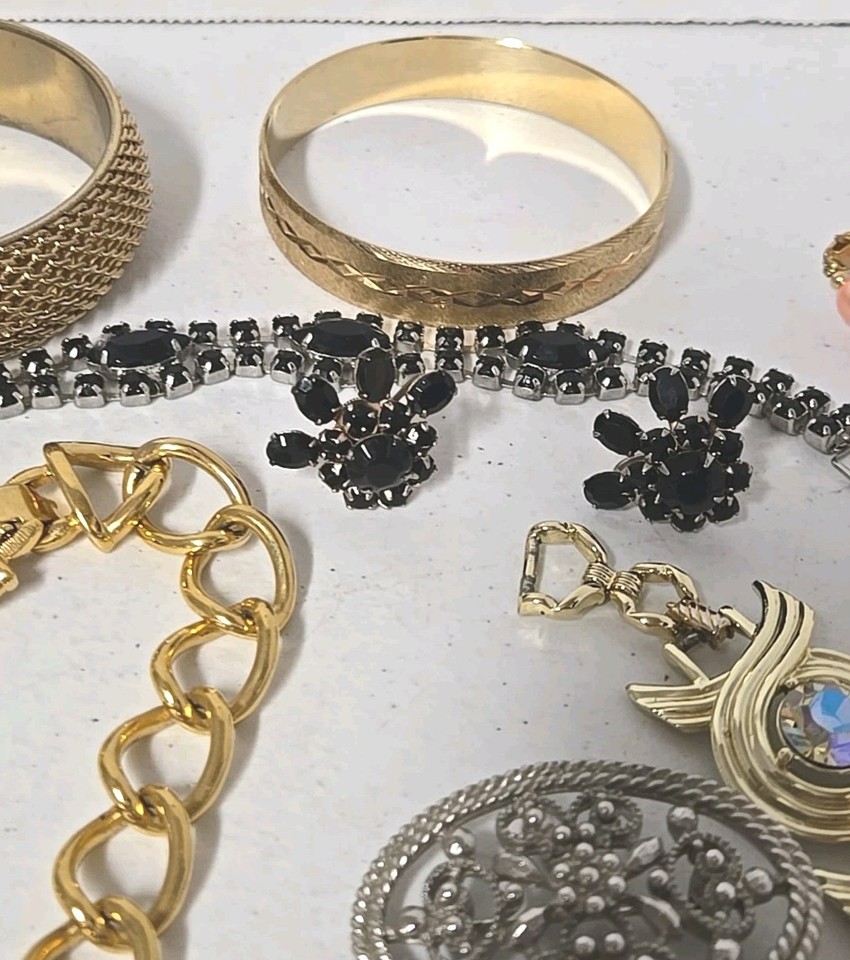 Vintage Estate Costume Jewelry Lot Sarah Coventry Monet Avon and more ...