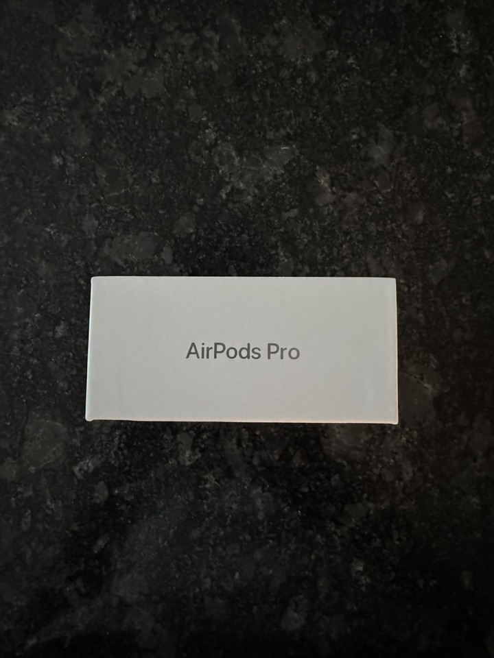 Apple AirPods Pro 2nd Generation with MagSafe Wireless Charging Case ...