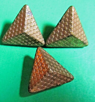 (3) VINTAGE 3/4" TRIANGLE PYRAMID SHAPE GOLD METAL SHANK BUTTONS-M589 ...