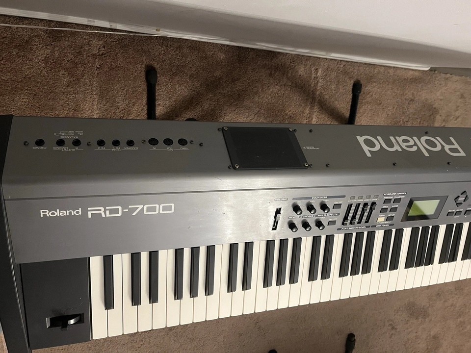 Roland RD-700 Electric Stage Piano Keyboard Excellent Condition | eBay