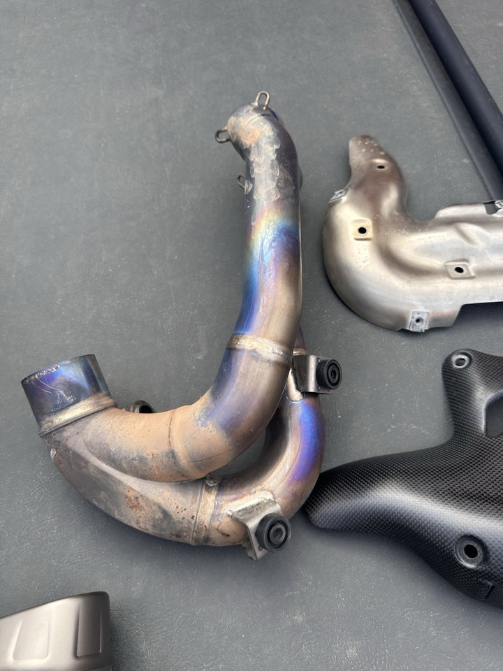 Ducati Panigale V4 Full AKRAPOVIC Exhaust With Map Panels Carbon Cover ...