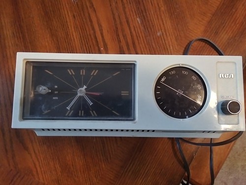 Vintage 60s 1969 RCA Clock AM Radio Model RZD 405B rzd405 Tan tube ...