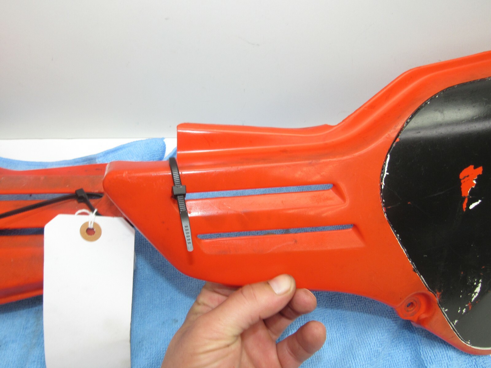 85 HONDA CR 500 CR500 CR 500R OEM FACTORY RIGHT LEFT SIDE PANELS 83520 85-honda-cr-500-cr500-cr-500r-oem-factory-right-left-side-panels-83520