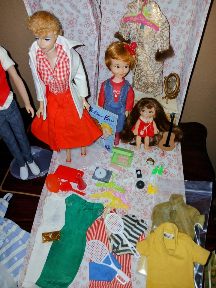 1960s Mixed Doll Lot ,Midge Barbie, Ken, Penny Brite, Flatsy&black Tag ...