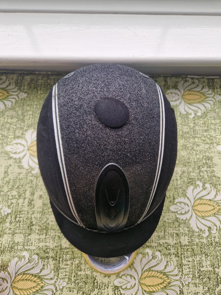 HARRY HALL LEGEND VENTED VELVET PEAKED HORSE RIDING HAT HELMET BSI ...