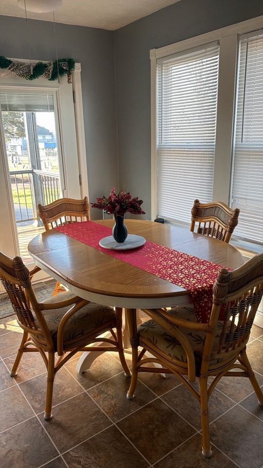 Ratana Trading Co. Ltd. 5-Piece Light Brown Oval Dining Set, Palm Leaf ...