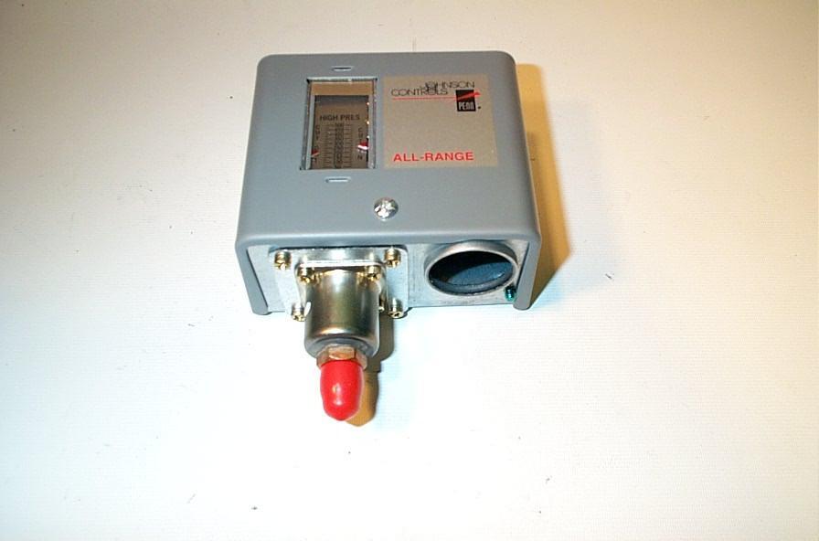 Johnson Controls P72AA17 Penn 50-450lbs Dual DPST Controller D367713 ...