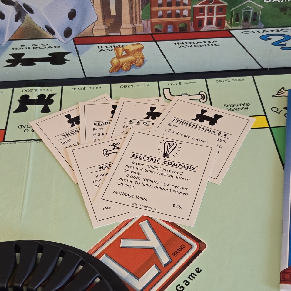 RARE Toys R Us Monopoly Deluxe Collector's Edition w/Collectible Tokens ...