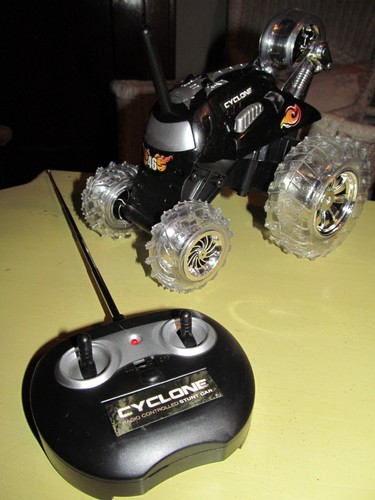 Cyclone Radio Controlled Stunt Car in Original Box - Tested - Works ...
