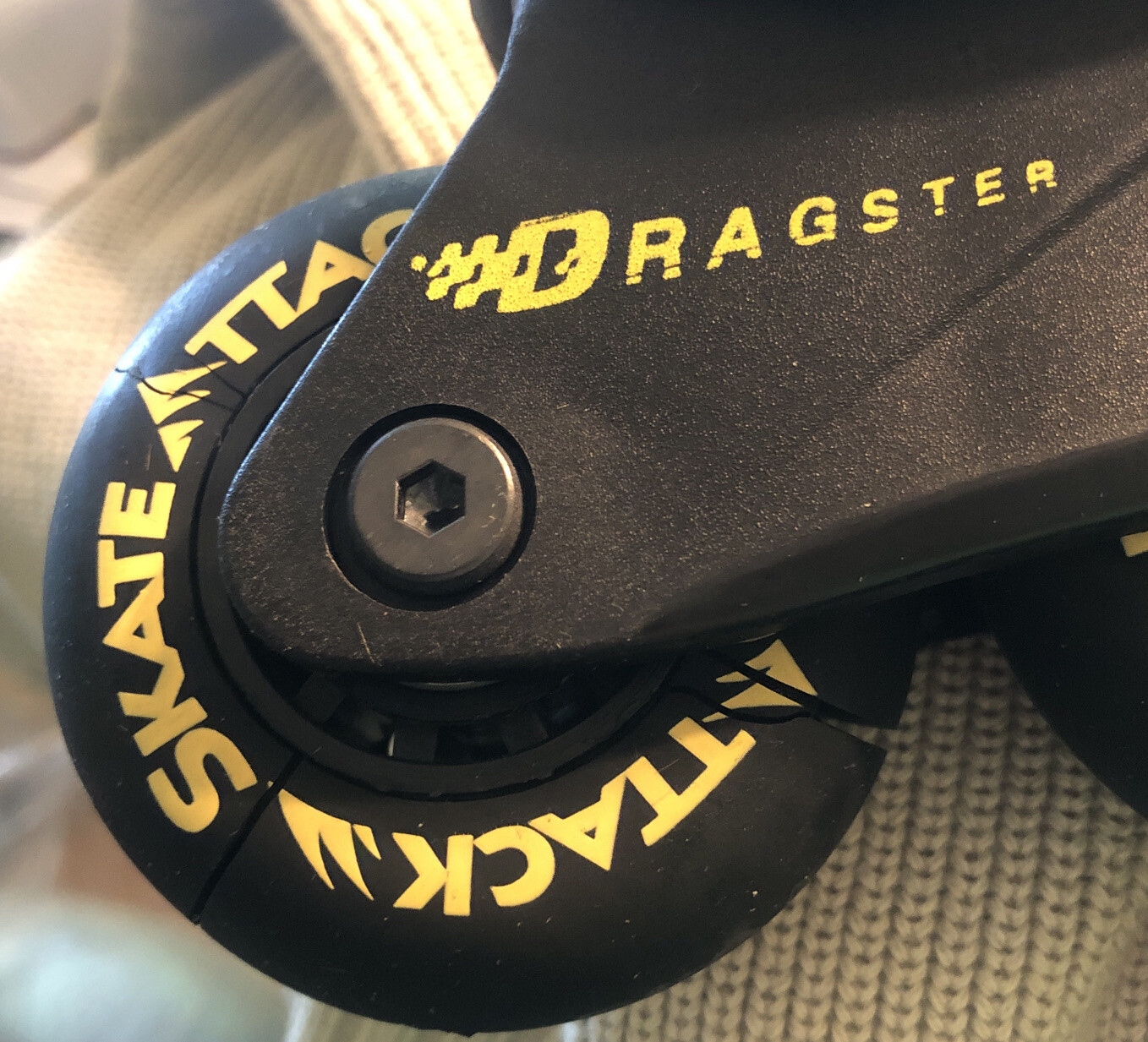 Ultra Wheels Skate Attack Inline Skates Junior size 2 NOS but Cracked ...