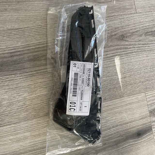 5211560190 Genuine OEM Toyota Support Front Bumper Side RH 52115-60190 ...