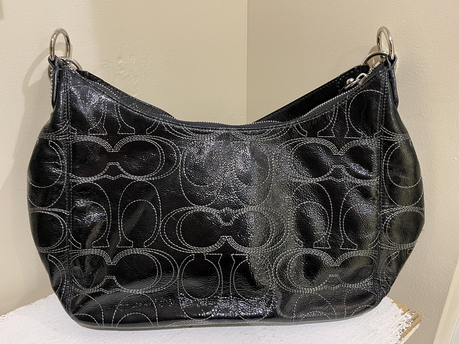 COACH SIGNATURE STITCHED BLACK PATENT LEATHER HOBO BA… - Gem