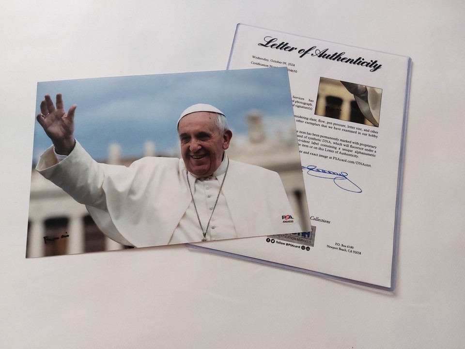 POPE FRANCIS AUTOGRAPHED PHOTO signed 8x12" PSA/DNA LOA COA Papa ...