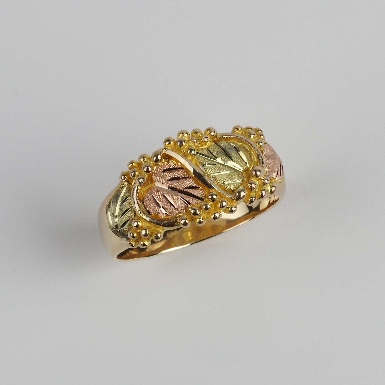 Landstrom's 10k Yellow/Black Hills Gold Men's Band Ri… - Gem