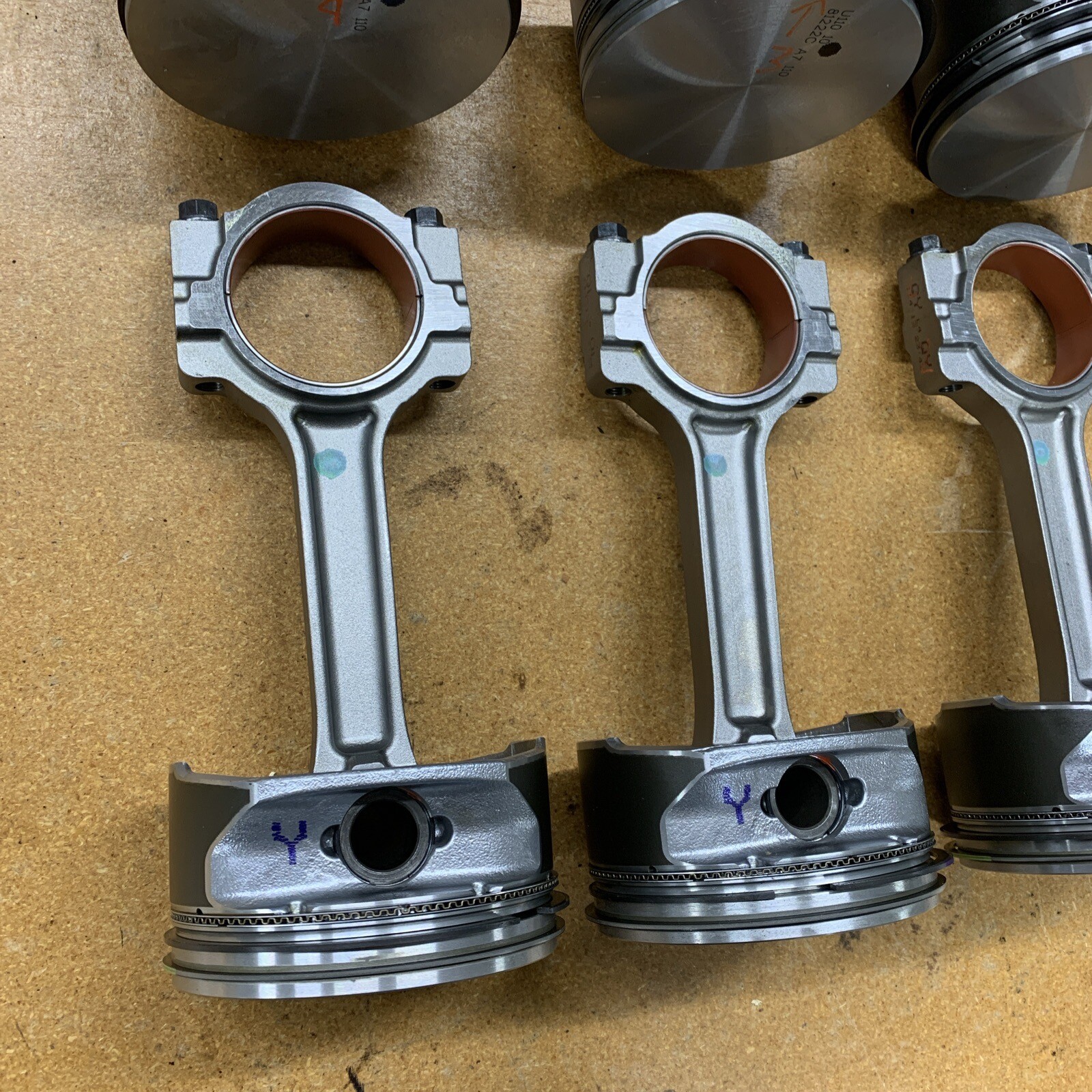 8 GM 6.2 Rods & New Pistons LS3 L99 Gen 4 NEW Discontinued parts OEM GM ...