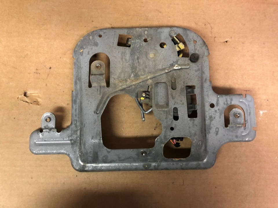 02 CHRYSLER PT CRUISER REAR HATCH GATE HANDLE ACTUATOR BRACKET | eBay