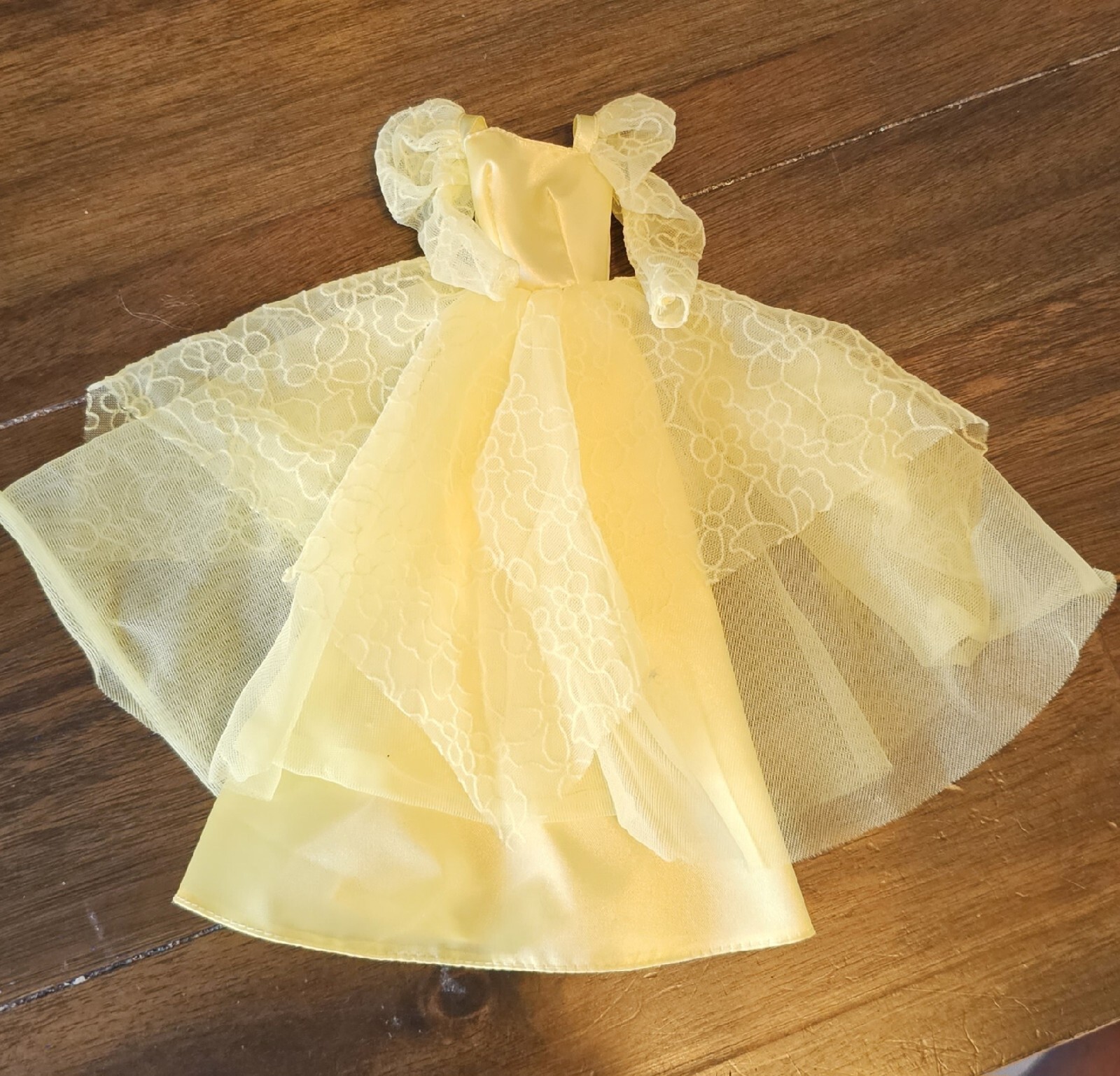 Vintage Barbie Yellow Dress Great Condition | eBay