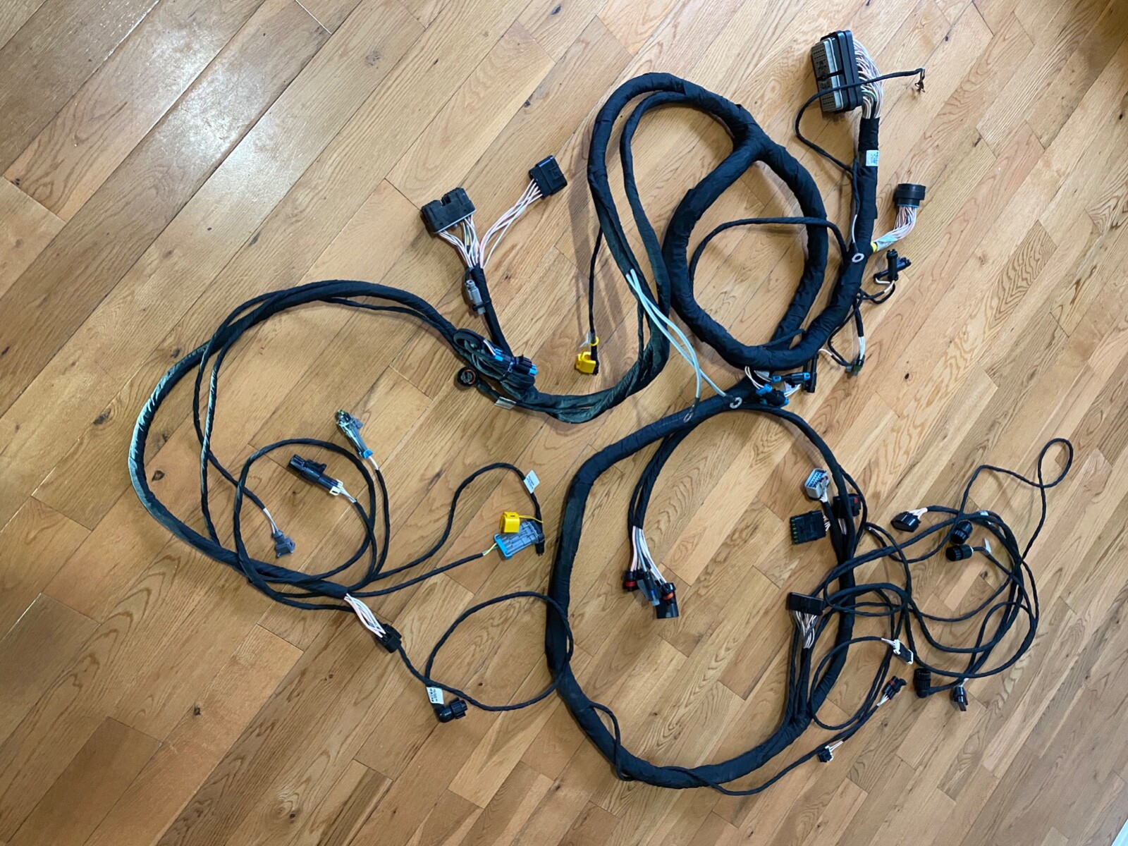 2009 Volvo VNL Daycab ABS Chassis Harness Part# 21126147 | OE Warranty