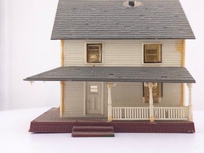 *Read Descript USED Revell HO Scale White 2 Story House Building Model ...