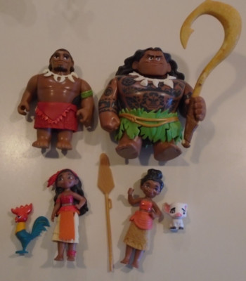 Disney Moana Family Action Figures ~ Chief & Maui, Moana, Pua + Hei-Hei ...