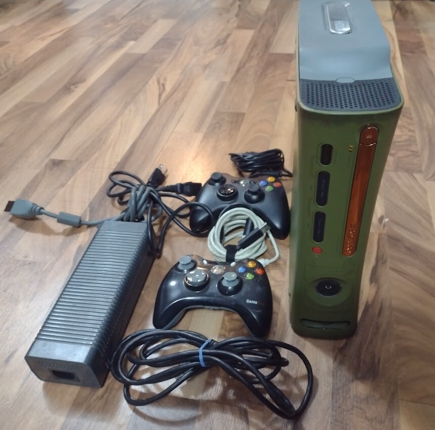 Xbox 360 Halo Bundle