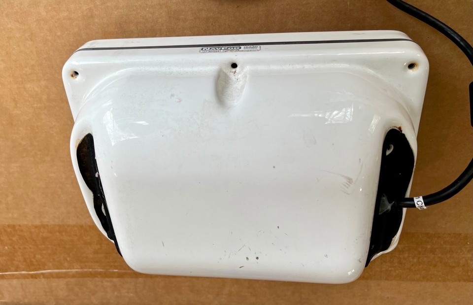 Garmin 2006C Marine GPS Chartplotter 7" with Cover and NavPod | eBay