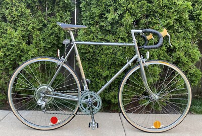 Vintage Bicycles - Vintage Fuji - Nelo's Cycles