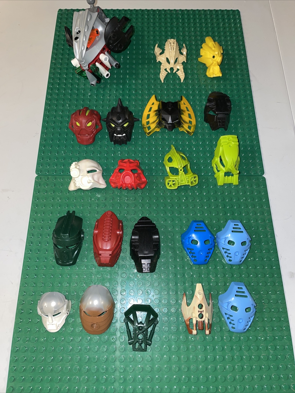 Lego Bionicle & Knights Kingdom Mask Lot Of 20 W/Bionicle Dragon Head ...