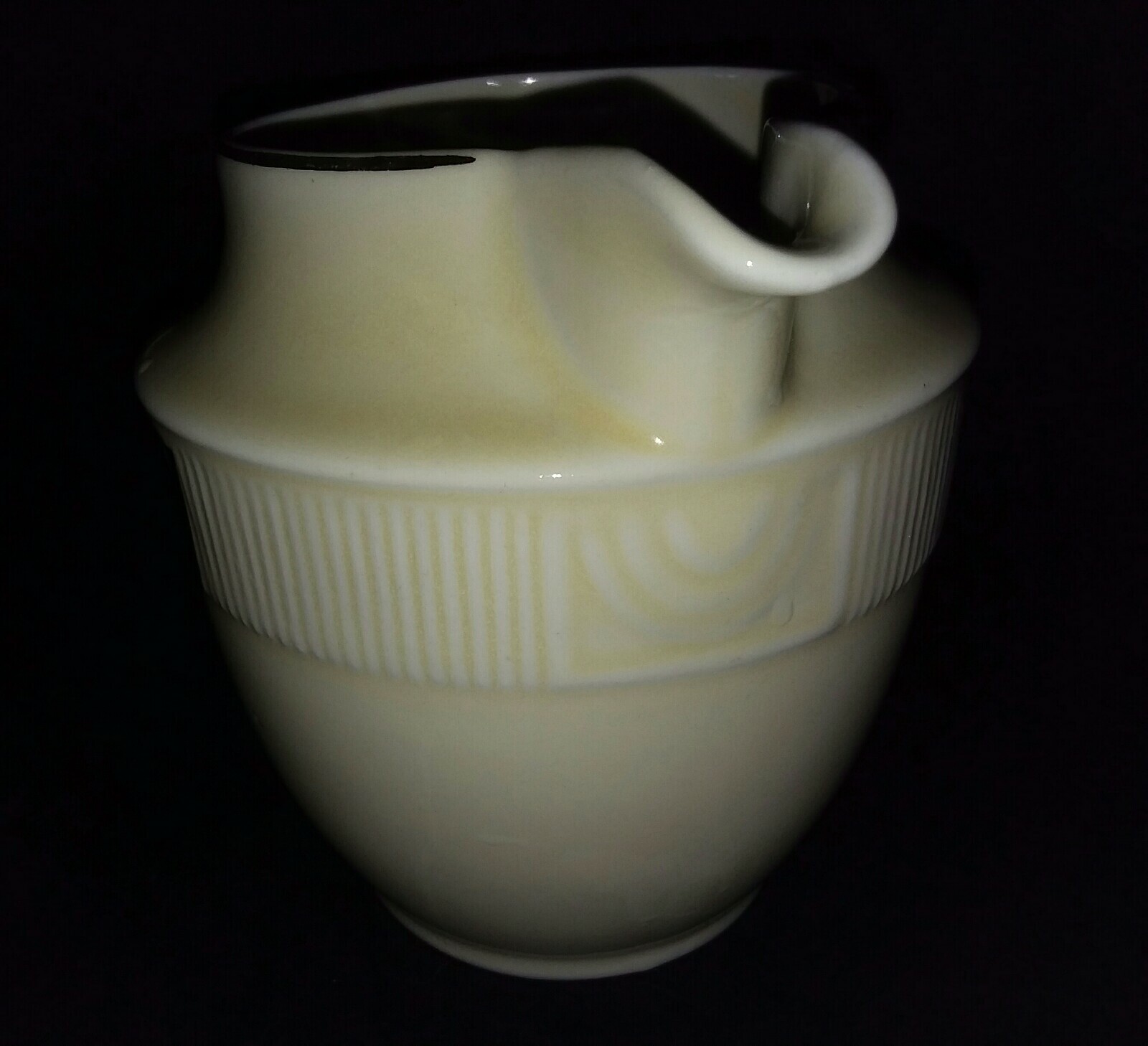 Halls Superior Silhouette Medallion Jug Pitcher Quality USA Kitchenware ...