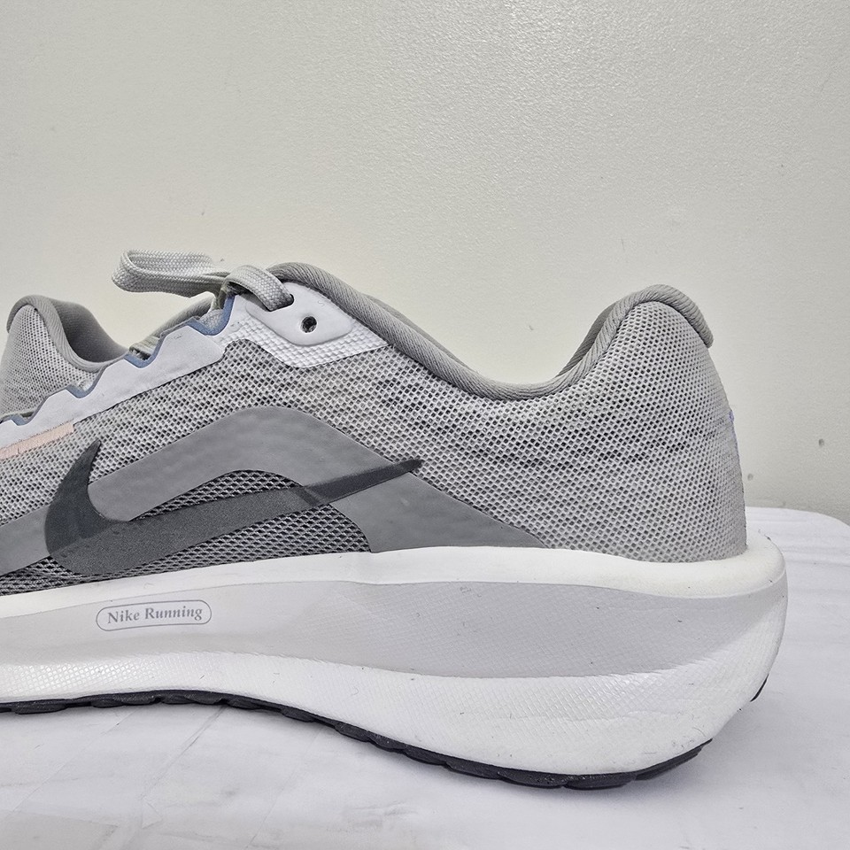 NIKE women's size 10.5 Downshifter 13 Running Shoes Cushioned Foam ...