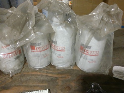 Lot of (4) Genuine FleetGuard Fuel Filter with Water Separator FS19732 ...