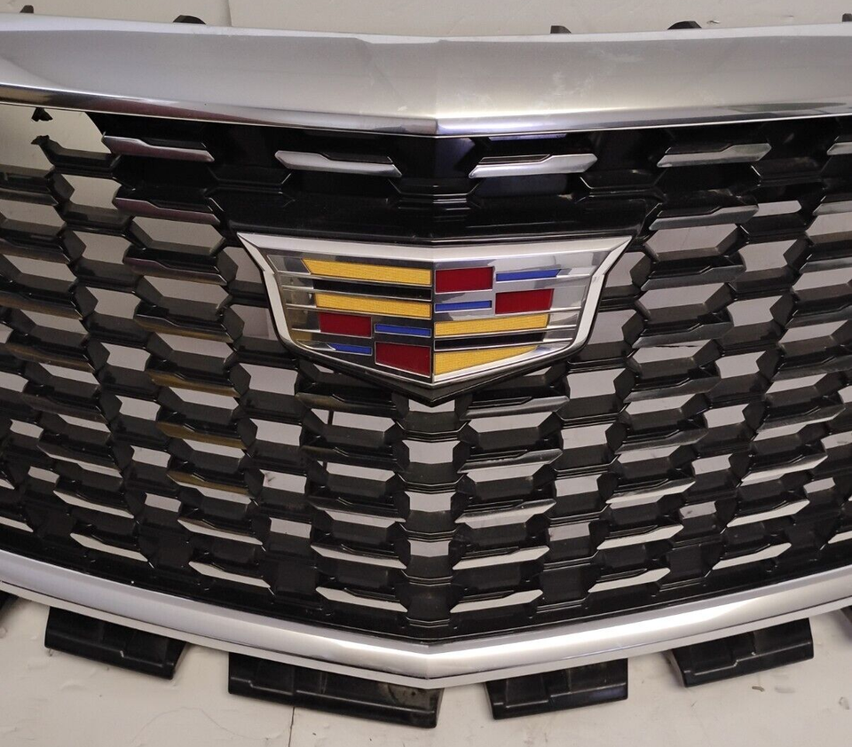 2020-2023 Cadillac XT5 Front Grille Insert Black & Chrome OEM 84724566 ...