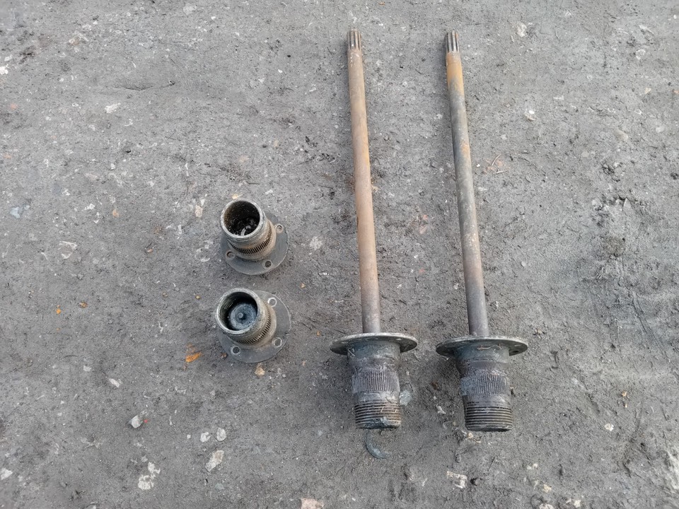 MG MIDGET, AUSTIN HEALEY WIRE WHEEL HUBS AND HALF SHAFTS | eBay UK