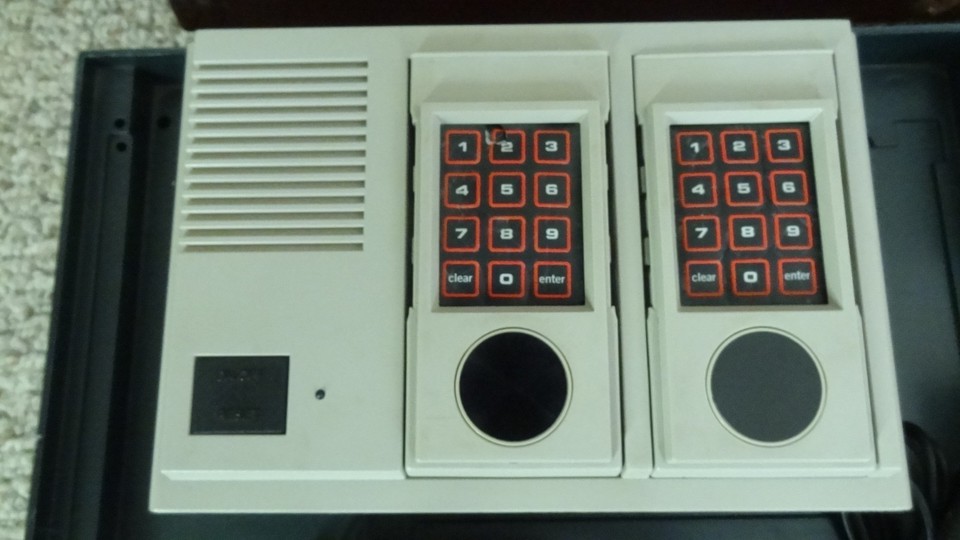 INTELLIVISION 2 5872 Rf, Power, Storage, Intellivoice & 15 Gms Mission ...