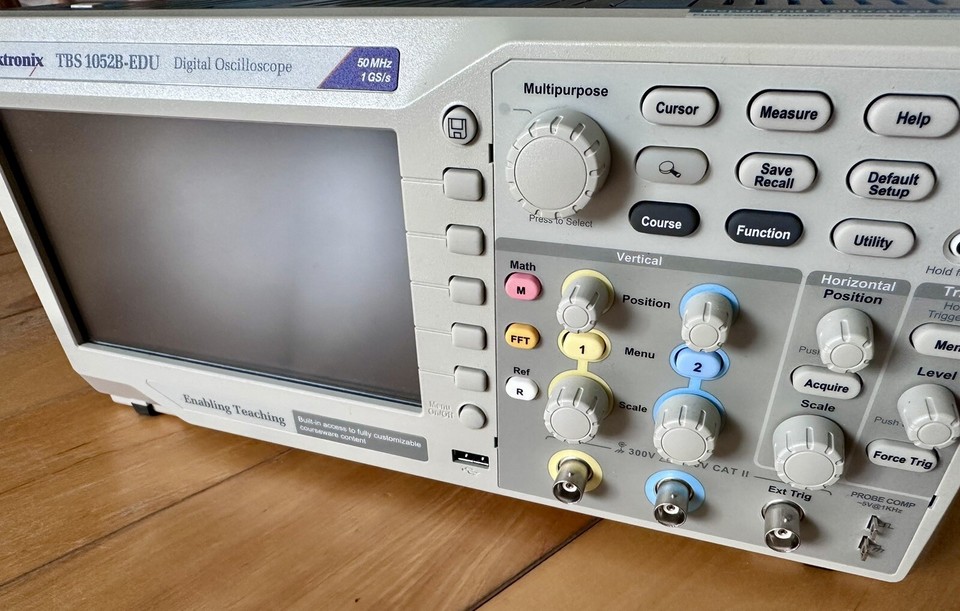 Tektronix TBS1052B Digital Oscilloscope + New Probes - read descr ...