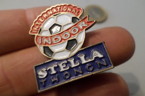 pin s broche badge football STELLA THONGN INDOOR INTERNATIONAL soccer ...