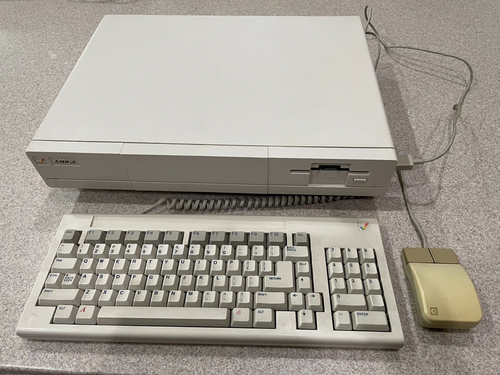 Mint 1985 Amiga 1000 Computer with Amiga Keyboard - Mouse-256K Mem ...