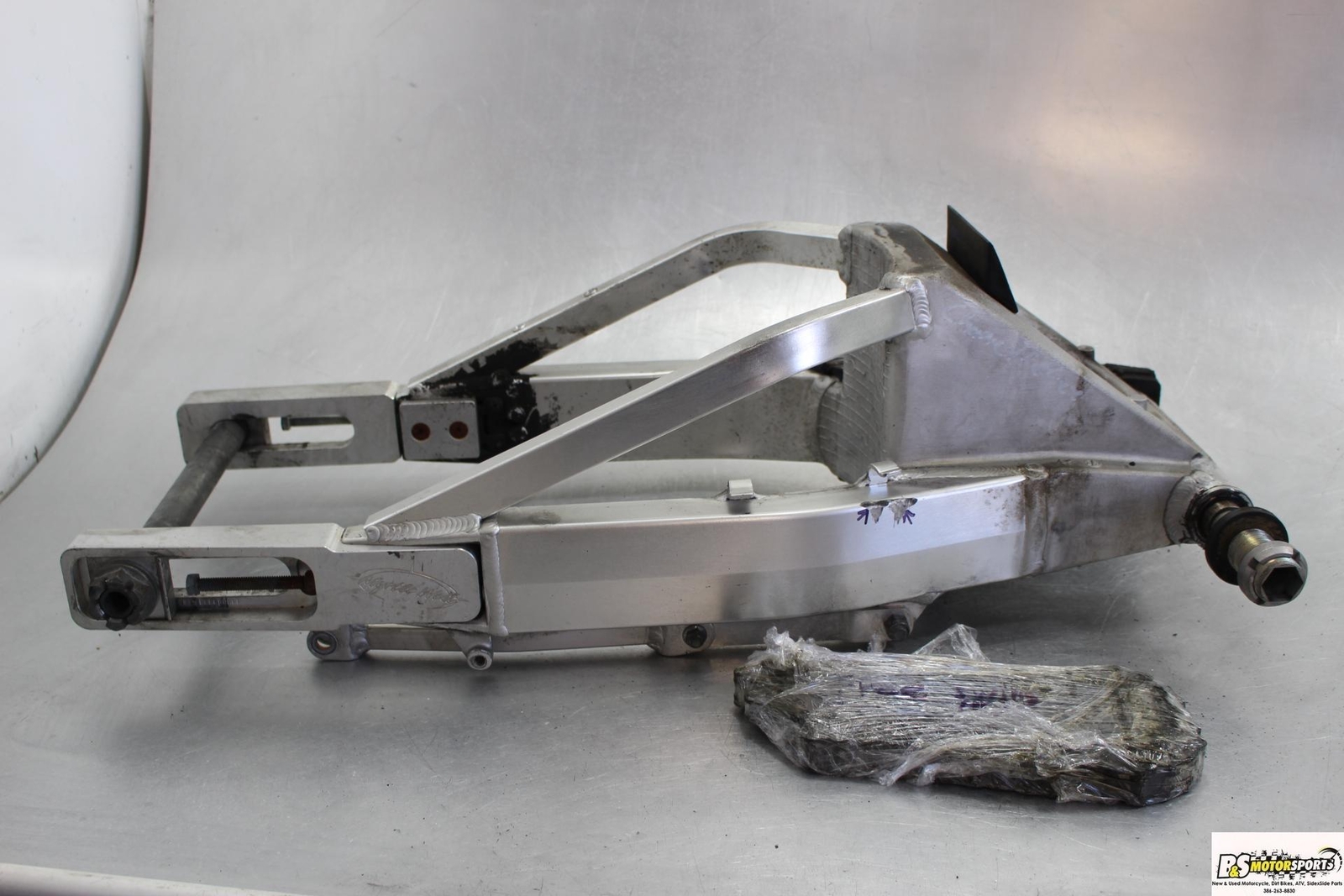 2006 Suzuki Hayabusa Busa Gsxr1300 Rear Swingarm Back Suspension Swing ...